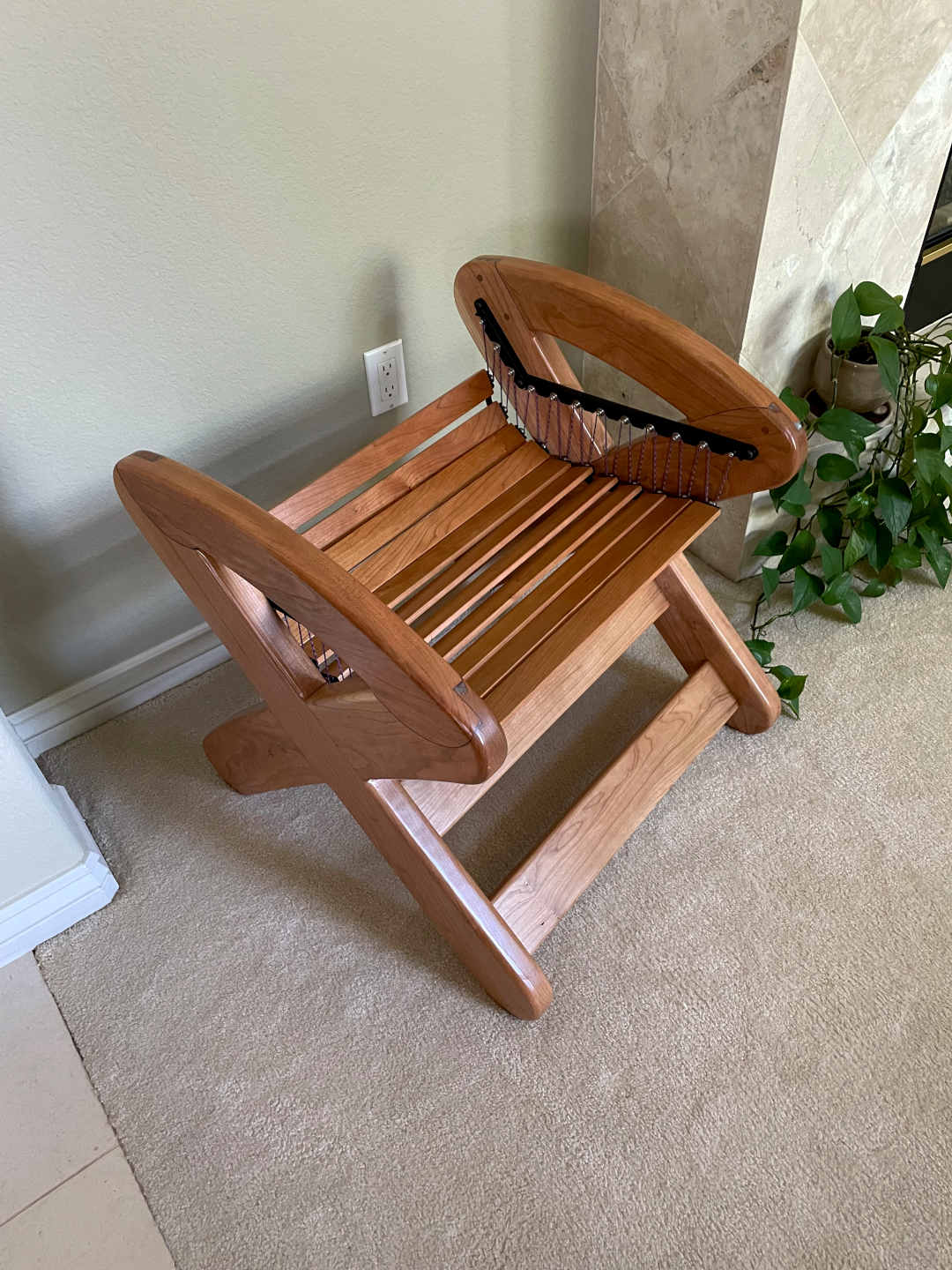 Premium wood stool - The Vanier Contour